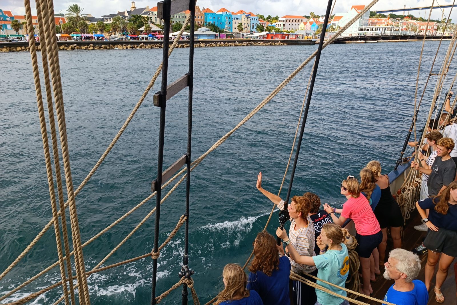 Bon bini Curaçao - School at Sea